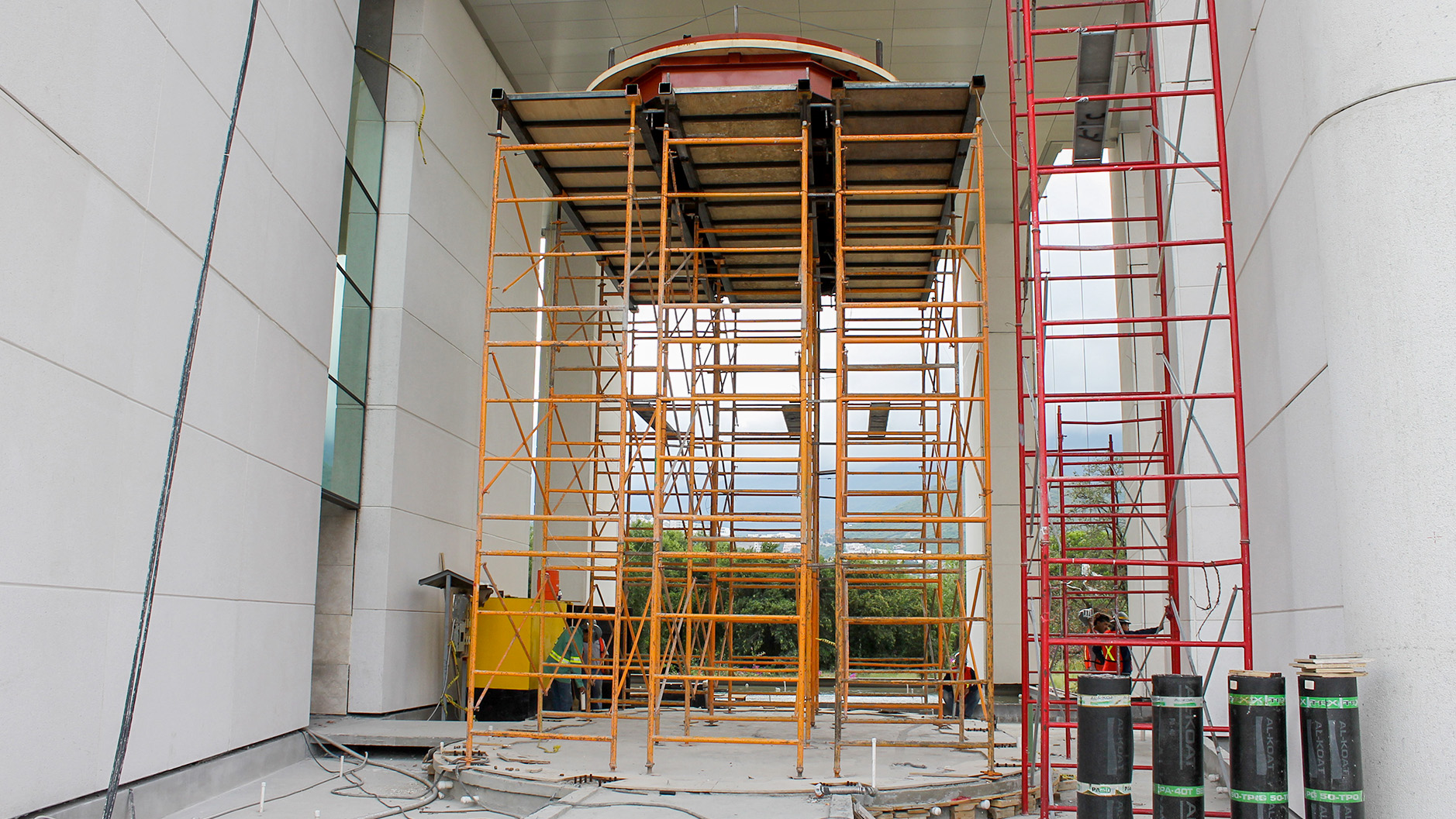 saqqara glass lobby – kinetica