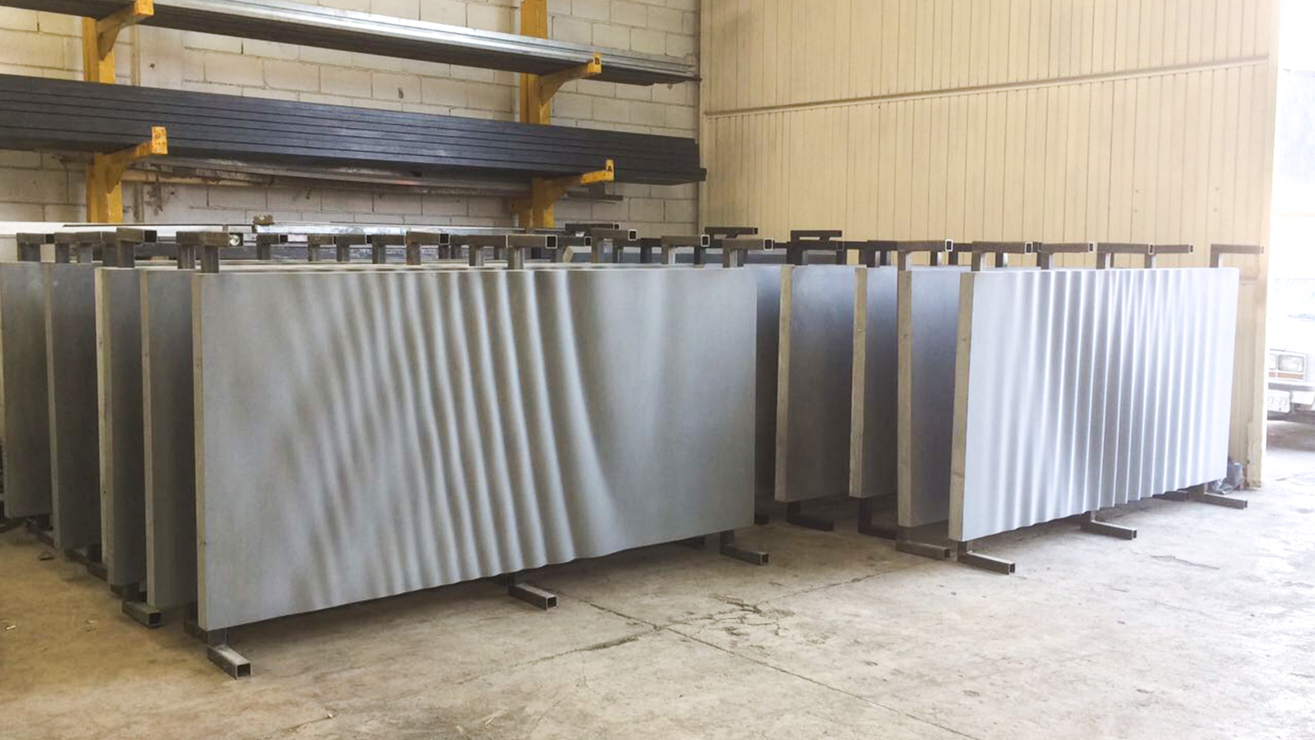 520w 28th st. pool wall – kinetica